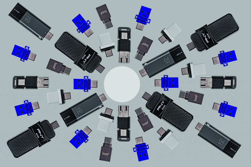 Usb-stick voor smartphone en pc: met USB-A en USB-C-plug - c't